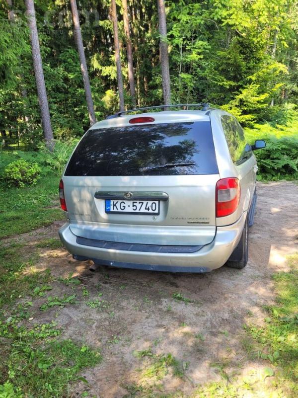 Pelēks Chrysler Grand Voyager 2007 Rīga, ar dzinēja tilpumu 2.80 L un nobraukumu 203 tūkst. km par 1200 €, foto 1 vietnē AUTOMOTO.COM.LV