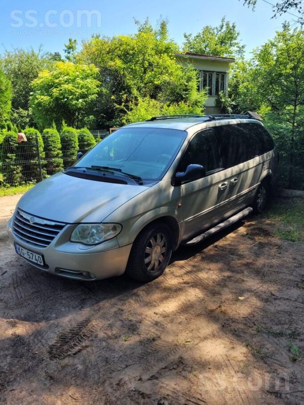 Pelēks Chrysler Grand Voyager 2007 Rīga, ar dzinēja tilpumu 2.80 L un nobraukumu 203 tūkst. km par 1200 €, foto 4 vietnē AUTOMOTO.COM.LV