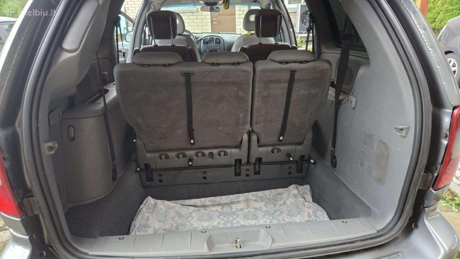 Pelēks Chrysler Grand Voyager 2007 Kauņa, ar dzinēja tilpumu 2.80 L un nobraukumu 309 tūkst. km par 800 €, foto 4 vietnē AUTOMOTO.COM.LV