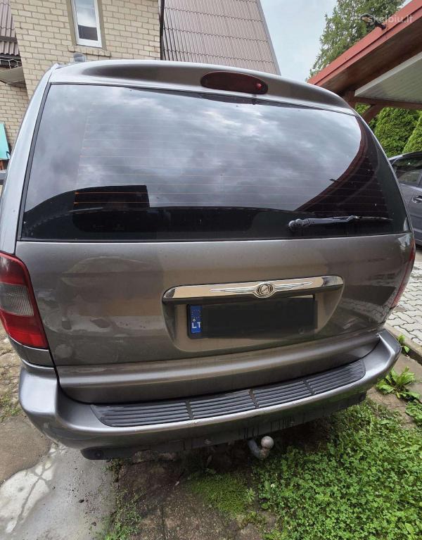 Grey Chrysler Grand Voyager 2007 in Kaunas, with an engine capacity of 2.80 L and mileage of 309 thousand km for 800 €, photo 4 on AUTOMOTO.COM.LV