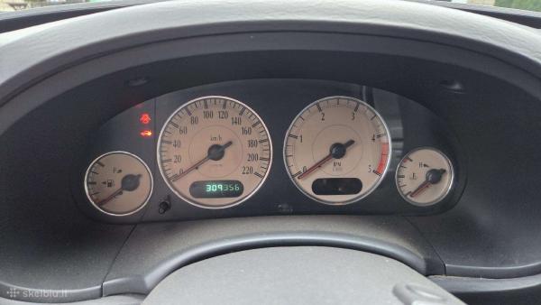Grey Chrysler Grand Voyager 2007 in Kaunas, with an engine capacity of 2.80 L and mileage of 309 thousand km for 800 €, photo 10 on AUTOMOTO.COM.LV