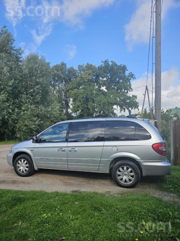 Grey Chrysler Grand Voyager 2007 in Jelgava, with an engine capacity of 2.80 L and mileage of 265 thousand km for 2400 €, photo 11 on AUTOMOTO.COM.LV