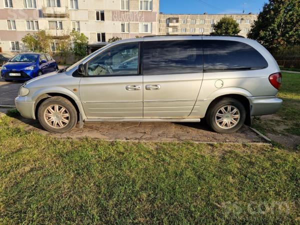 Pelēks Chrysler Grand Voyager 2007 Daugavpils, ar dzinēja tilpumu 2.80 L un nobraukumu 359 tūkst. km par 2500 €, foto 5 vietnē AUTOMOTO.COM.LV