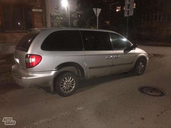 Pelēks Chrysler Grand Voyager 2008 Kauņa, ar dzinēja tilpumu 2.80 L un nobraukumu 280 tūkst. km par 1000 €, foto 3 vietnē AUTOMOTO.COM.LV