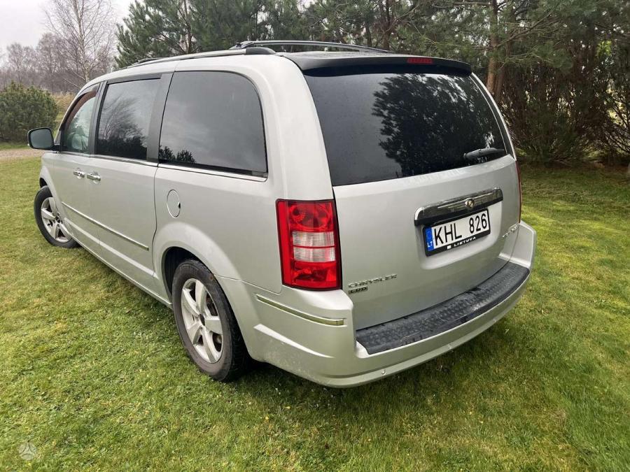 Grey Chrysler Grand Voyager 2008 in Klaipeda, with an engine capacity of 2.78 L and mileage of 177 thousand km for 4200 €, photo 4 on AUTOMOTO.COM.LV