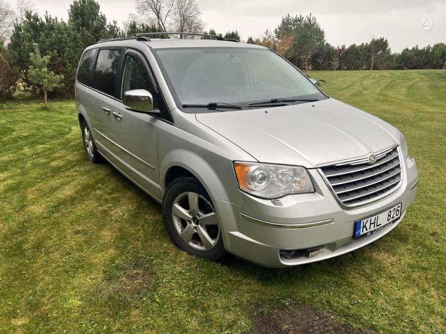 Grey Chrysler Grand Voyager 2008 in Klaipeda, with an engine capacity of 2.78 L and mileage of 177 thousand km for 4200 €, photo 7 on AUTOMOTO.COM.LV