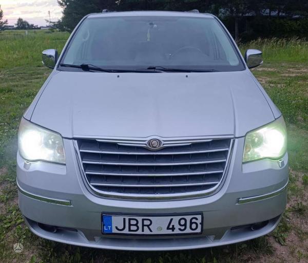 Pelēks Chrysler Grand Voyager 2008 Kauņa, ar dzinēja tilpumu 2.78 L un nobraukumu 326 tūkst. km par 2900 €, foto 2 vietnē AUTOMOTO.COM.LV