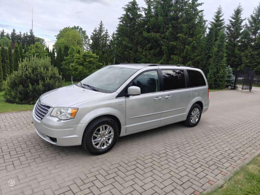Grey Chrysler Grand Voyager 2008 in Kaunas, with an engine capacity of 3.78 L and mileage of 202 thousand km for 5200 €, photo 1 on AUTOMOTO.COM.LV
