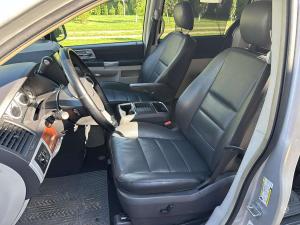 Grey Chrysler Grand Voyager 2008 in Kaunas, with an engine capacity of 3.78 L and mileage of 202 thousand km for 5200 €, photo 6 on AUTOMOTO.COM.LV