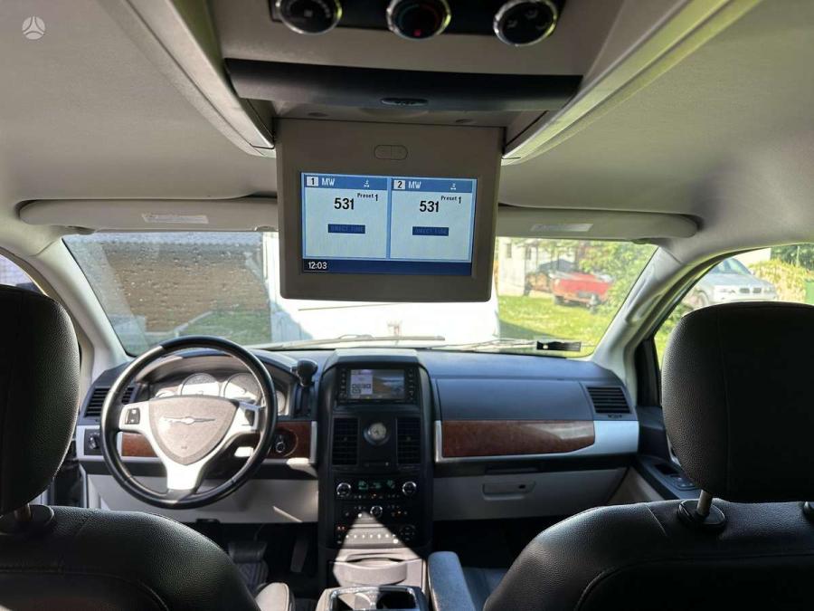 Grey Chrysler Grand Voyager 2008 in Kaunas, with an engine capacity of 3.78 L and mileage of 202 thousand km for 5200 €, photo 8 on AUTOMOTO.COM.LV