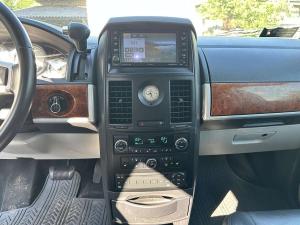 Grey Chrysler Grand Voyager 2008 in Kaunas, with an engine capacity of 3.78 L and mileage of 202 thousand km for 5200 €, photo 9 on AUTOMOTO.COM.LV
