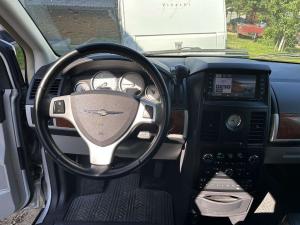Grey Chrysler Grand Voyager 2008 in Kaunas, with an engine capacity of 3.78 L and mileage of 202 thousand km for 5200 €, photo 10 on AUTOMOTO.COM.LV