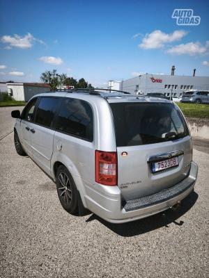 Pelēks Chrysler Grand Voyager 2008 Kauņa, ar dzinēja tilpumu 2.80 L un nobraukumu 273 tūkst. km par 1400 €, foto 6 vietnē AUTOMOTO.COM.LV