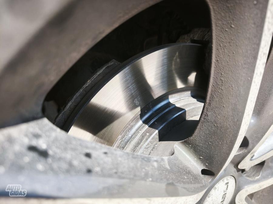 Pelēks Chrysler Grand Voyager 2008 Kauņa, ar dzinēja tilpumu 2.80 L un nobraukumu 273 tūkst. km par 1400 €, foto 15 vietnē AUTOMOTO.COM.LV