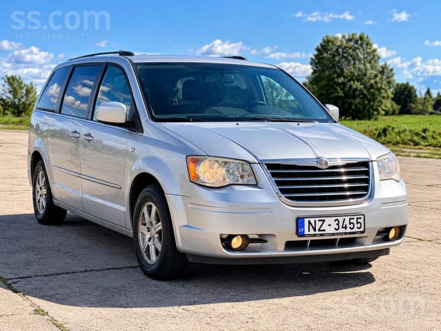 Pelēks Chrysler Grand Voyager 2008 Rīga, ar dzinēja tilpumu 2.80 L un nobraukumu 302 tūkst. km par 1890 €, foto 1 vietnē AUTOMOTO.COM.LV
