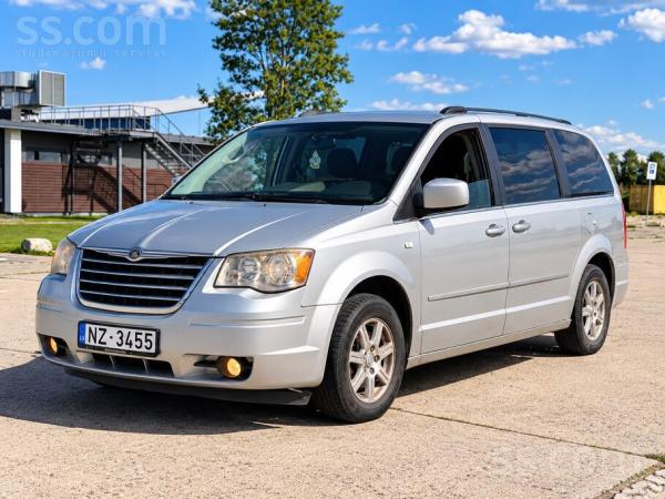 Grey Chrysler Grand Voyager 2008 in Riga, with an engine capacity of 2.80 L and mileage of 302 thousand km for 1890 €, photo 3 on AUTOMOTO.COM.LV
