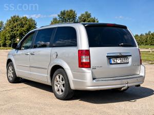 Pelēks Chrysler Grand Voyager 2008 Rīga, ar dzinēja tilpumu 2.80 L un nobraukumu 302 tūkst. km par 1890 €, foto 5 vietnē AUTOMOTO.COM.LV