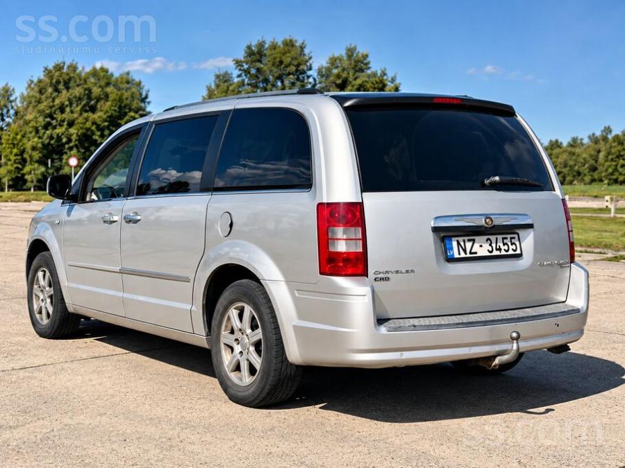 Pelēks Chrysler Grand Voyager 2008 Rīga, ar dzinēja tilpumu 2.80 L un nobraukumu 302 tūkst. km par 1890 €, foto 5 vietnē AUTOMOTO.COM.LV