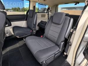 Pelēks Chrysler Grand Voyager 2008 Rīga, ar dzinēja tilpumu 2.80 L un nobraukumu 302 tūkst. km par 1890 €, foto 7 vietnē AUTOMOTO.COM.LV