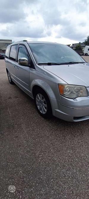 Pelēks Chrysler Grand Voyager 2008 Kauņa, ar dzinēja tilpumu 2.78 L un nobraukumu 341 tūkst. km par 3950 €, foto 4 vietnē AUTOMOTO.COM.LV