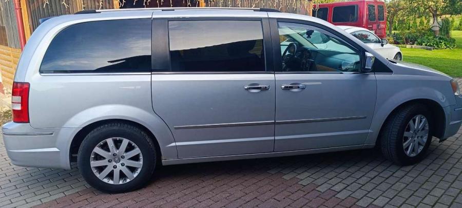 Pelēks Chrysler Grand Voyager 2008 Kauņa, ar dzinēja tilpumu 2.78 L un nobraukumu 341 tūkst. km par 3950 €, foto 6 vietnē AUTOMOTO.COM.LV
