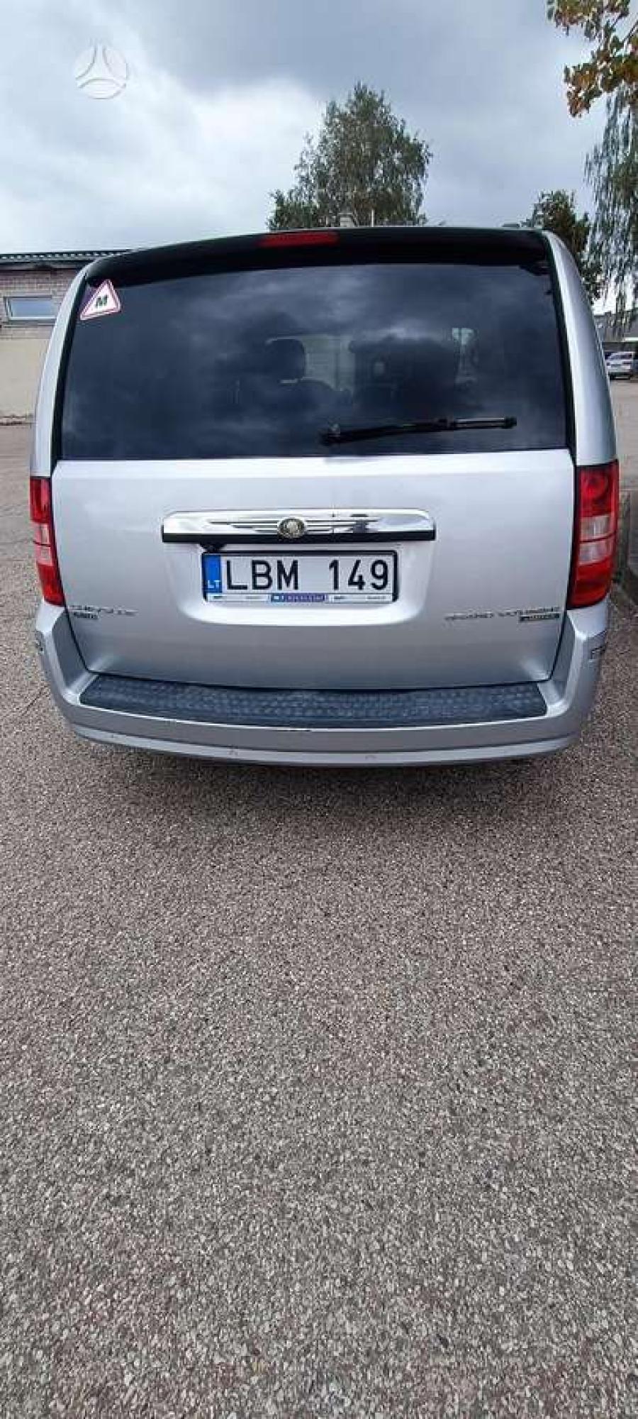 Pelēks Chrysler Grand Voyager 2008 Kauņa, ar dzinēja tilpumu 2.78 L un nobraukumu 341 tūkst. km par 3950 €, foto 8 vietnē AUTOMOTO.COM.LV