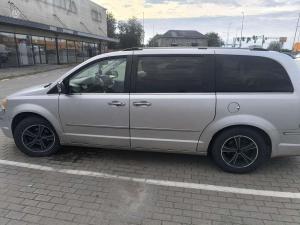 Pelēks Chrysler Grand Voyager 2008 Viļņa, ar dzinēja tilpumu 2.78 L un nobraukumu 470 tūkst. km par 2000 €, foto 4 vietnē AUTOMOTO.COM.LV