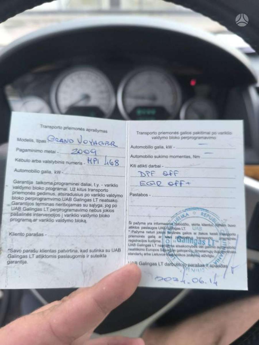 Pelēks Chrysler Grand Voyager 2008 Viļņa, ar dzinēja tilpumu 2.78 L un nobraukumu 470 tūkst. km par 2000 €, foto 7 vietnē AUTOMOTO.COM.LV