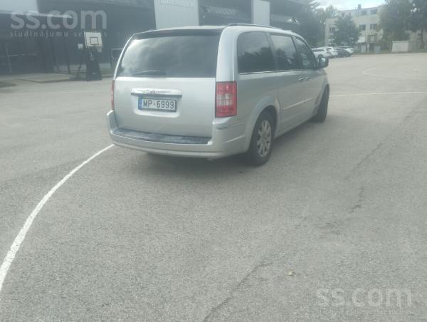 Pelēks Chrysler Grand Voyager 2008 Rīga, ar dzinēja tilpumu 2.80 L un nobraukumu 277 tūkst. km par 2800 €, foto 7 vietnē AUTOMOTO.COM.LV