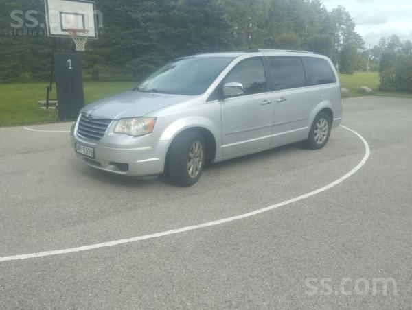Pelēks Chrysler Grand Voyager 2008 Rīga, ar dzinēja tilpumu 2.80 L un nobraukumu 277 tūkst. km par 2800 €, foto 8 vietnē AUTOMOTO.COM.LV