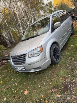 Grey Chrysler Grand Voyager 2008 in Rezekne, with an engine capacity of 2.80 L and mileage of 444 thousand km for 1999 €, photo 4 on AUTOMOTO.COM.LV