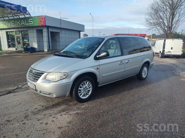 Grey Chrysler Grand Voyager 2008 in Daugavpils, with an engine capacity of 2.80 L and mileage of 152 thousand km for 4400 €, photo 1 on AUTOMOTO.COM.LV