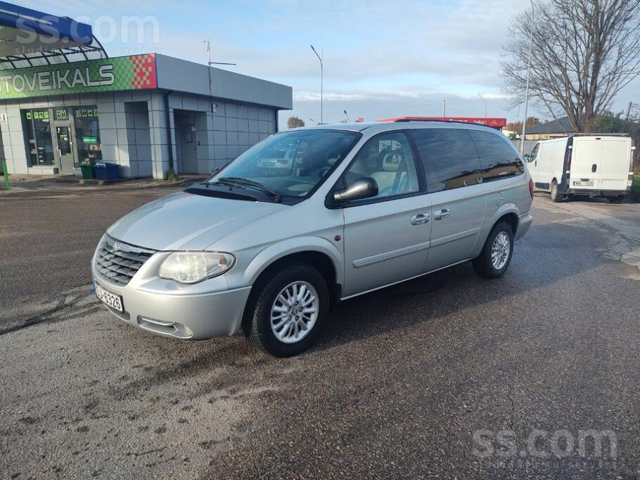Grey Chrysler Grand Voyager 2008 in Daugavpils, with an engine capacity of 2.80 L and mileage of 152 thousand km for 4400 €, photo 1 on AUTOMOTO.COM.LV
