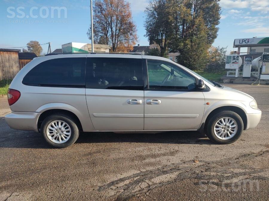Grey Chrysler Grand Voyager 2008 in Daugavpils, with an engine capacity of 2.80 L and mileage of 152 thousand km for 4400 €, photo 7 on AUTOMOTO.COM.LV