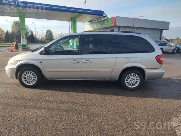 Grey Chrysler Grand Voyager 2008 in Daugavpils, with an engine capacity of 2.80 L and mileage of 152 thousand km for 4400 €, photo 8 on AUTOMOTO.COM.LV