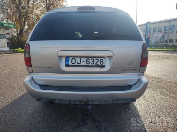 Grey Chrysler Grand Voyager 2008 in Daugavpils, with an engine capacity of 2.80 L and mileage of 152 thousand km for 4400 €, photo 9 on AUTOMOTO.COM.LV