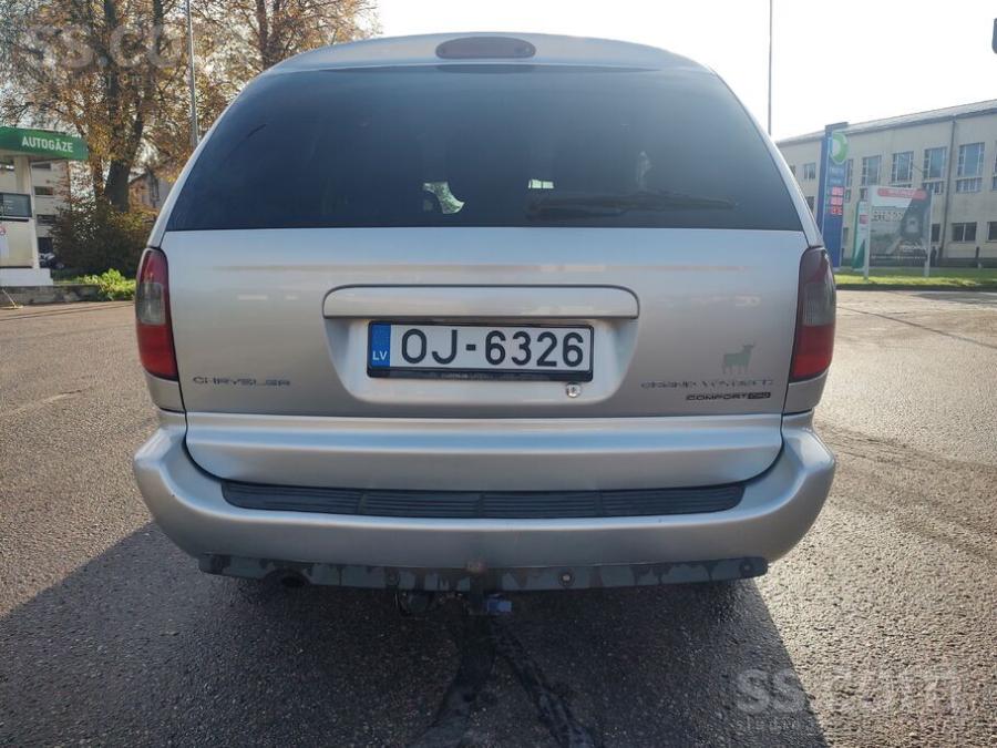 Grey Chrysler Grand Voyager 2008 in Daugavpils, with an engine capacity of 2.80 L and mileage of 152 thousand km for 4400 €, photo 9 on AUTOMOTO.COM.LV