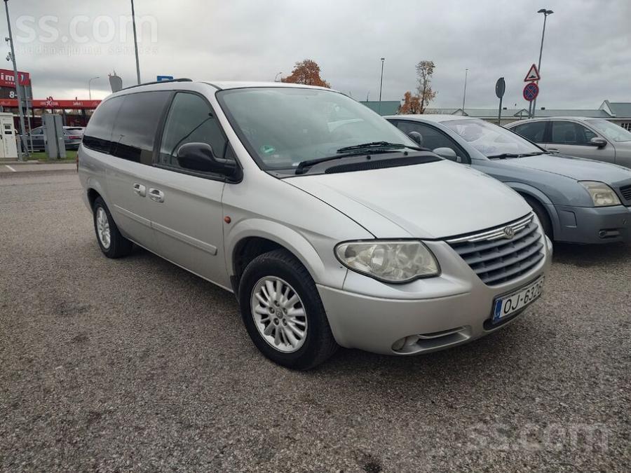 Grey Chrysler Grand Voyager 2008 in Daugavpils, with an engine capacity of 2.80 L and mileage of 152 thousand km for 4400 €, photo 10 on AUTOMOTO.COM.LV