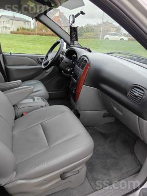 Grey Chrysler Grand Voyager 2008 in Daugavpils, with an engine capacity of 2.80 L and mileage of 152 thousand km for 4400 €, photo 14 on AUTOMOTO.COM.LV