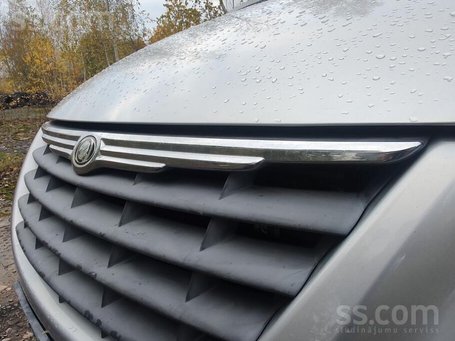 Grey Chrysler Grand Voyager 2008 in Daugavpils, with an engine capacity of 2.80 L and mileage of 152 thousand km for 4400 €, photo 26 on AUTOMOTO.COM.LV