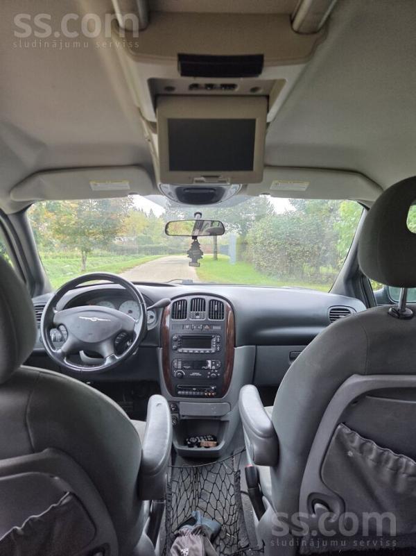 Pelēks Chrysler Grand Voyager 2008 Rīga, ar dzinēja tilpumu 3.30 L un nobraukumu 298 tūkst. km par 2090 €, foto 9 vietnē AUTOMOTO.COM.LV