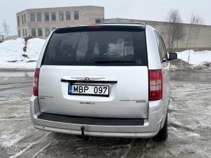 Grey Chrysler Grand Voyager 2009 in Silute, with an engine capacity of 2.80 L and mileage of 257 thousand km for 3350 €, photo 3 on AUTOMOTO.COM.LV