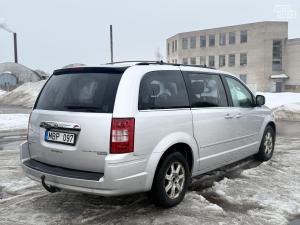Grey Chrysler Grand Voyager 2009 in Silute, with an engine capacity of 2.80 L and mileage of 257 thousand km for 3350 €, photo 8 on AUTOMOTO.COM.LV