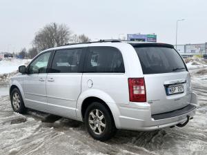 Grey Chrysler Grand Voyager 2009 in Silute, with an engine capacity of 2.80 L and mileage of 257 thousand km for 3350 €, photo 9 on AUTOMOTO.COM.LV