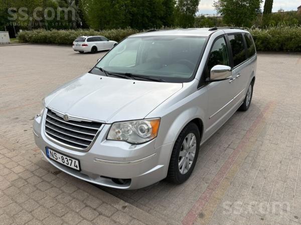 Pelēks Chrysler Grand Voyager 2009 Cēsis, ar dzinēja tilpumu 2.80 L un nobraukumu 273 tūkst. km par 3800 €, foto 1 vietnē AUTOMOTO.COM.LV