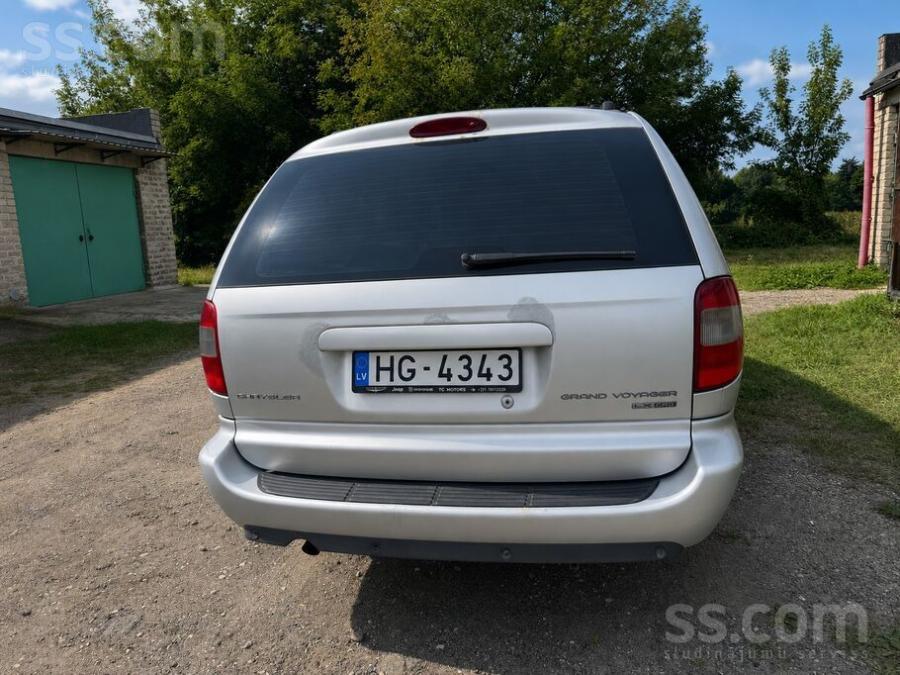 Pelēks Chrysler Grand Voyager 2009 Rīga, ar dzinēja tilpumu 2.80 L un nobraukumu 166 tūkst. km par 2700 €, foto 7 vietnē AUTOMOTO.COM.LV