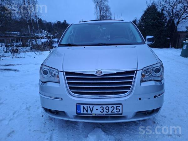 Pelēks Chrysler Grand Voyager 2009 Jelgava, ar dzinēja tilpumu 2.80 L un nobraukumu 329 tūkst. km par 1590 €, foto 3 vietnē AUTOMOTO.COM.LV