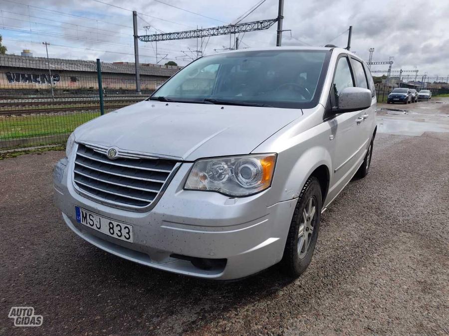 Grey Chrysler Grand Voyager 2009 in Siauliai, with an engine capacity of 2.80 L and mileage of 347 thousand km for 2300 €, photo 1 on AUTOMOTO.COM.LV