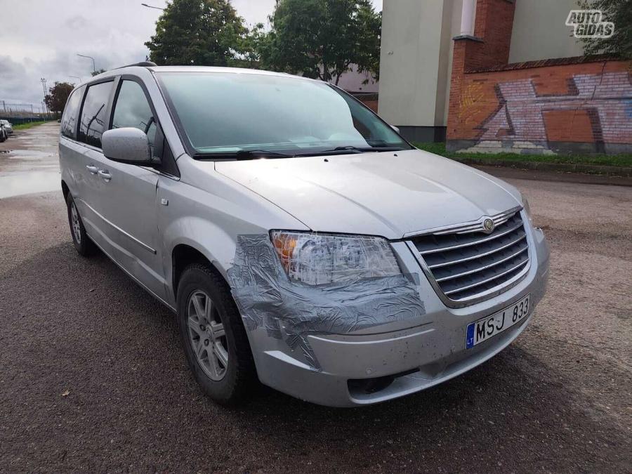 Grey Chrysler Grand Voyager 2009 in Siauliai, with an engine capacity of 2.80 L and mileage of 347 thousand km for 2300 €, photo 4 on AUTOMOTO.COM.LV