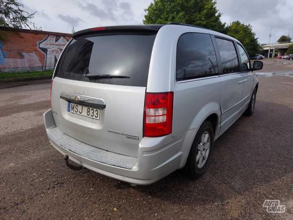 Grey Chrysler Grand Voyager 2009 in Siauliai, with an engine capacity of 2.80 L and mileage of 347 thousand km for 2300 €, photo 5 on AUTOMOTO.COM.LV